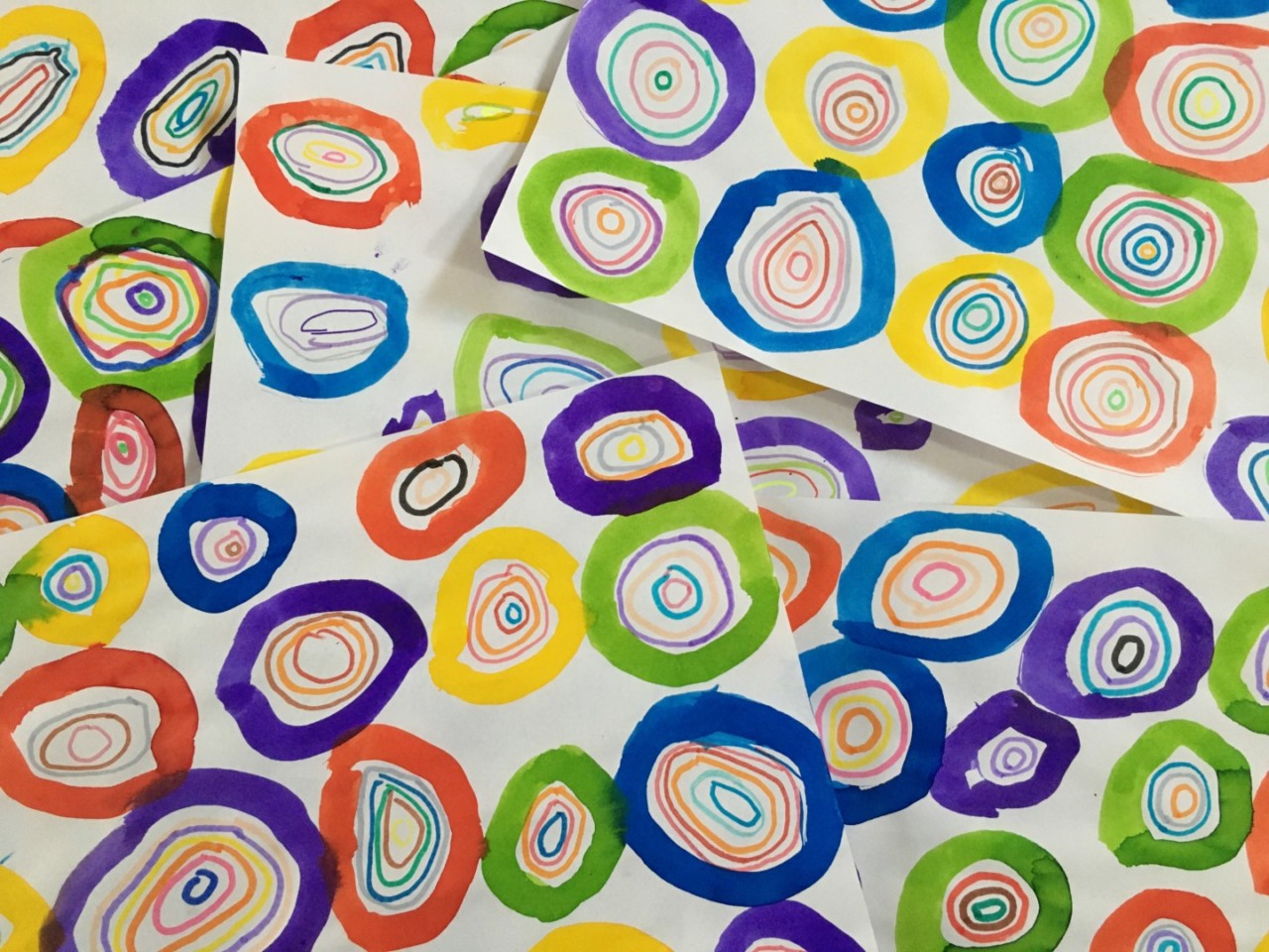 Cercles concentriques à la manière de Kandinsky | Ecole Sainte ...